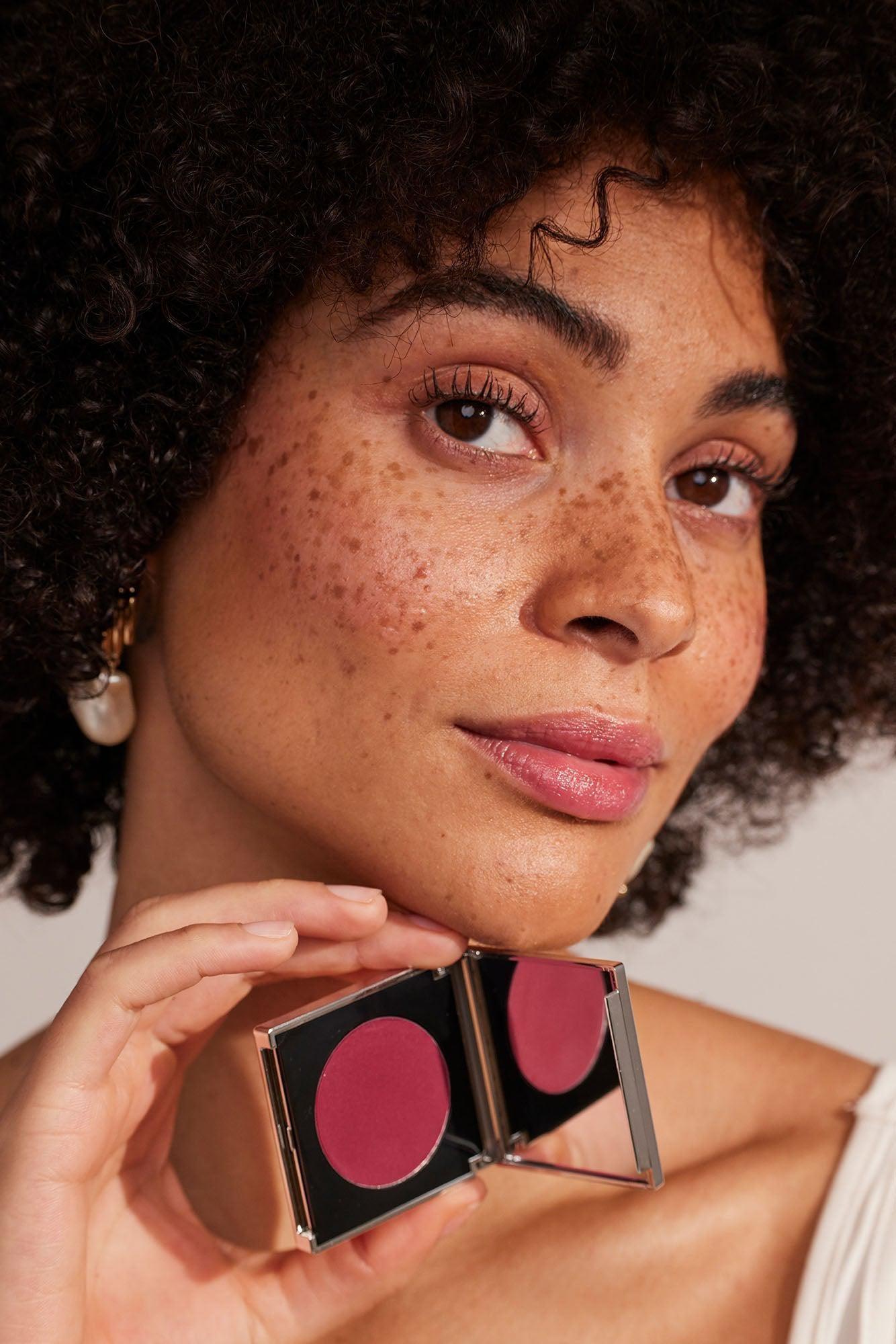 Tendance maquillage du printemps : le look « soft beauty » Happy Officine